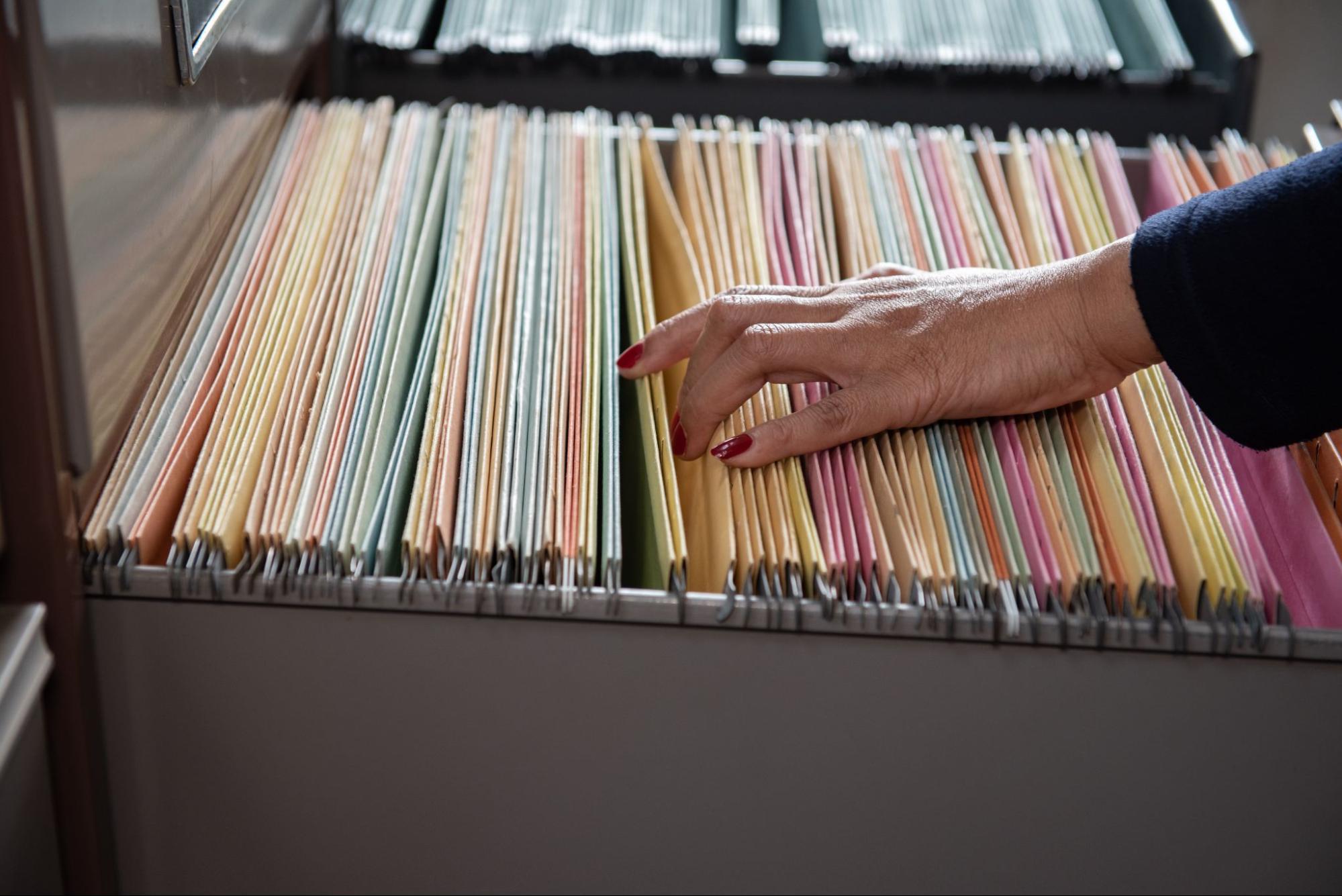 Document stores: 5 Tricks for Storing Notes, Books, and Accessories in